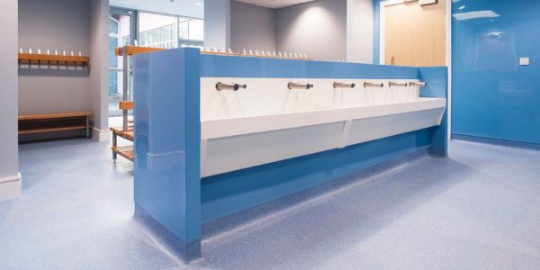 6 reasons to use wash trough sinks for schools - ONVO
